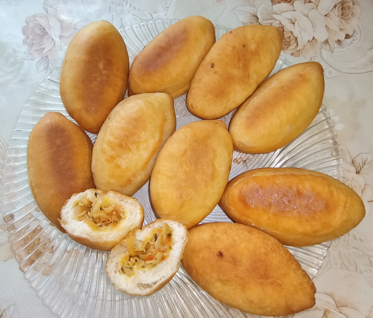 Жареные пирожки с капустой. Дрожжи Ангел