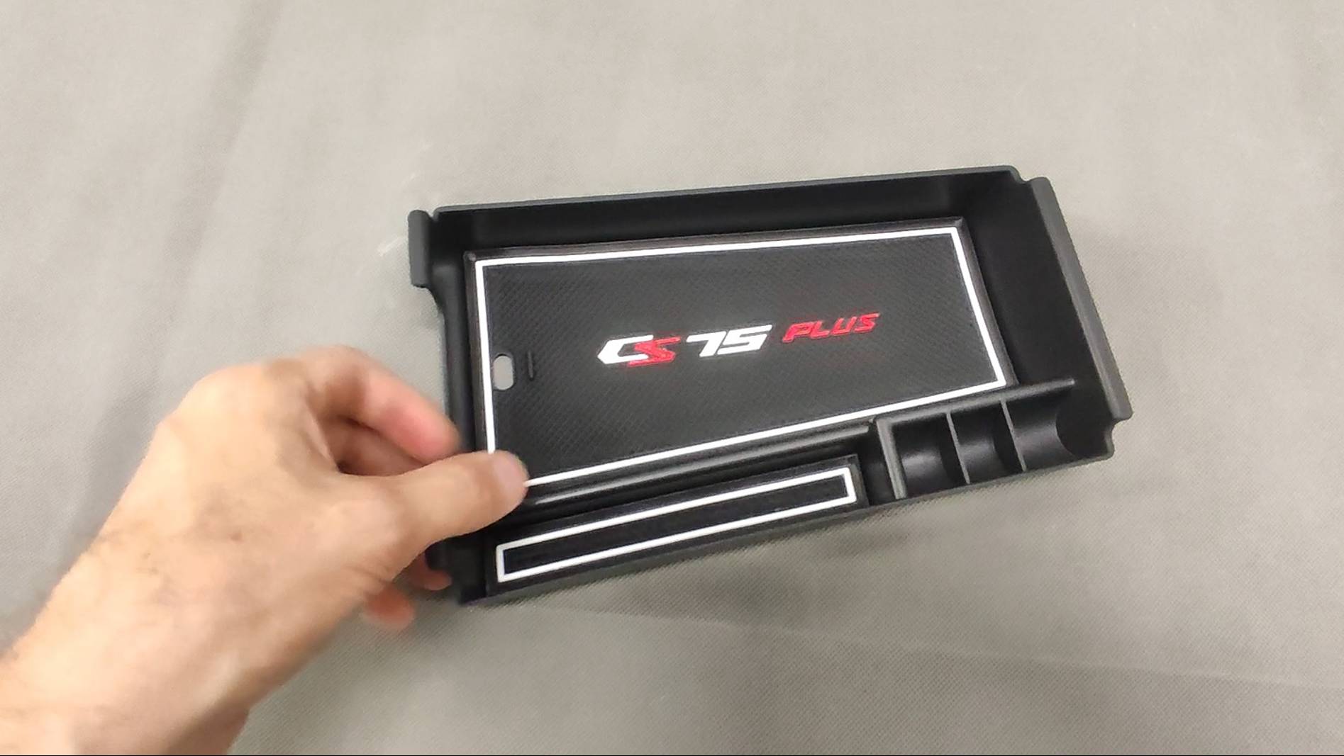 Органайзер в подлокотник для Changan cs75plus