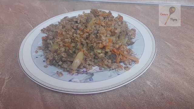 Постная гречка с грибами на сковороде WOK