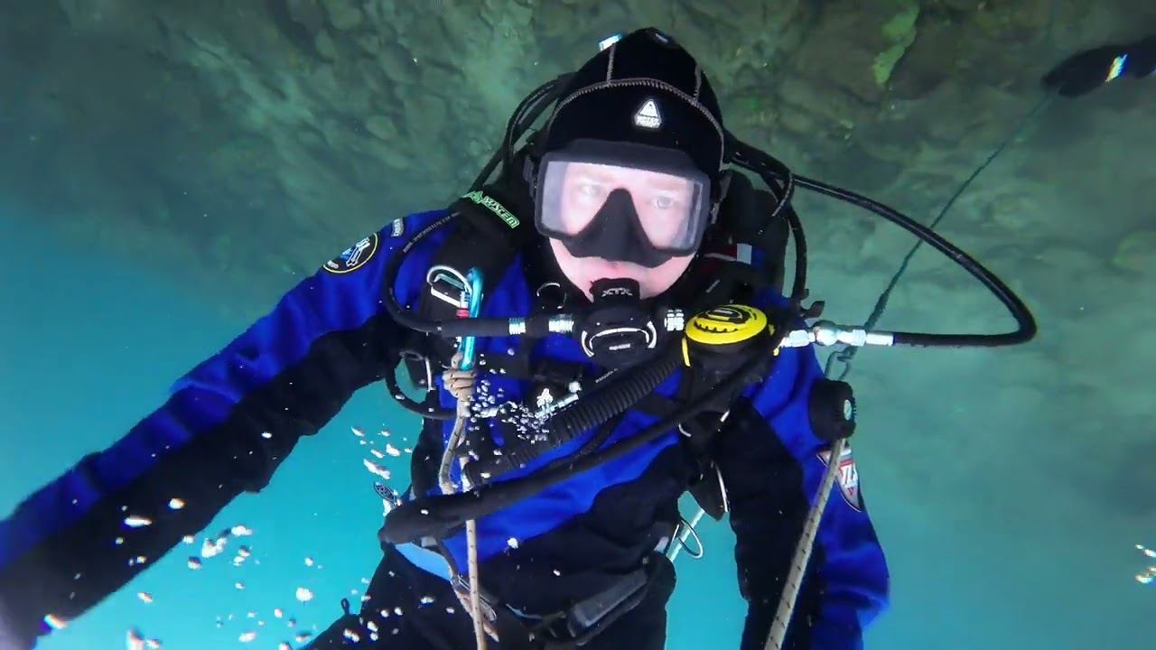 Открыл сезон Айс дайвинга 2023