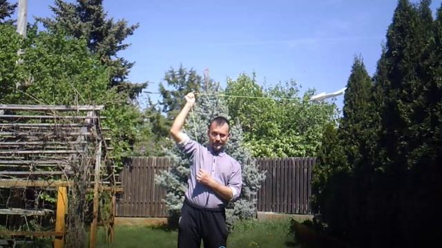 Запуск БМК-авиамодели во дворе на ветру