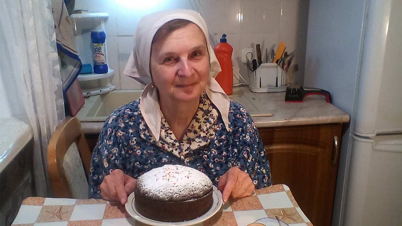 Кулич шоколадный быстро. Рецепт для тех у кого нет времени..mp4