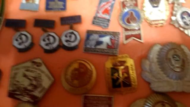 Коллекция значков МВД СССР. Милиция. Пожарные. ГАИ. Часть 1 A collection of badges of the.mp4