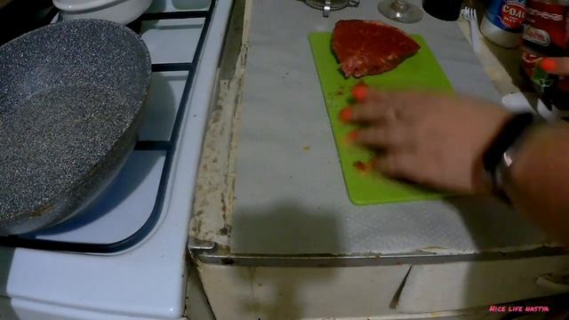 Небольшая закупка продуктов//Быстрый и вкусный стейк из мраморной говядиной