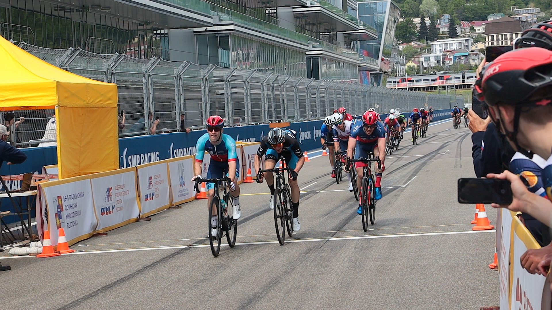 68-я Сочинская многодневная гонка, 1 этап - 2023-04-27, основной и промежуточные финиши этапа