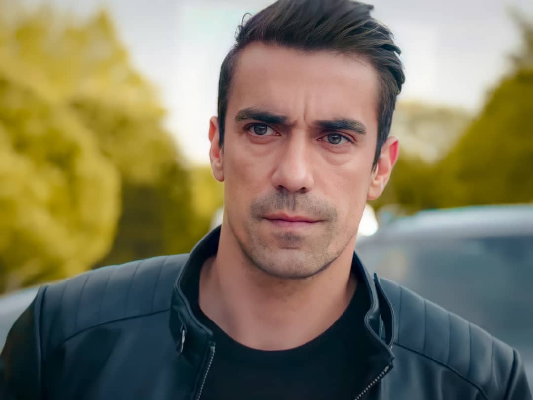 Siyah Beyaz Ask -  Ben Sevdalı Sen Belalı.avi