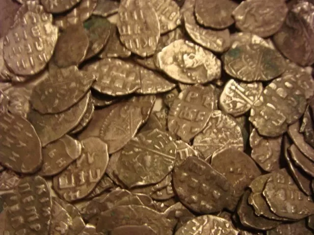 Монеты чешуйки копейки Михаила Фёдоровича, Алексея Михайловича, Петра I обзор история монет