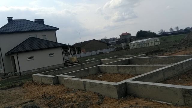 Свайноростверковый фундамент на сваях ТИСЭ. 95 м погонных. Минская обл.