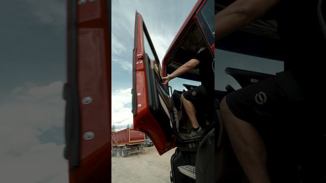 Тест-драйв нового поколения самосвалов КАМАЗ 6595, 65951, HOWO Т5G (25 куб)