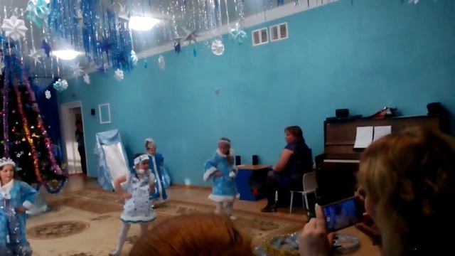 утренник в детском саду НОВЫЙ ГОД.mp4