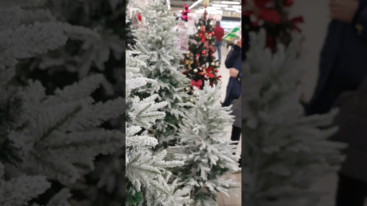 очень красивые искусственные ёлки...