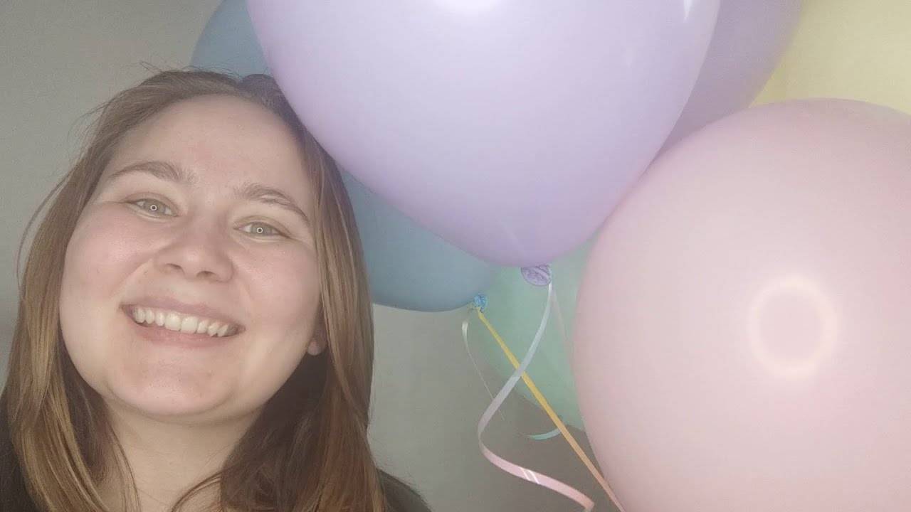 АСМР Поздравляю тебя с Днем Рождения и дарю подарки  / Реалистичная ролевая игра