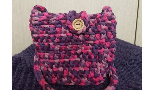 Сумочка из ленточной пряжи