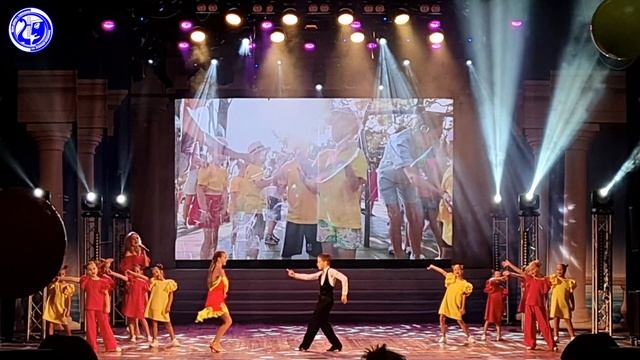 «ПРАЗДНИК В ГОРОДЕ НАШЕМ» Зефир, Арлекин.mp4