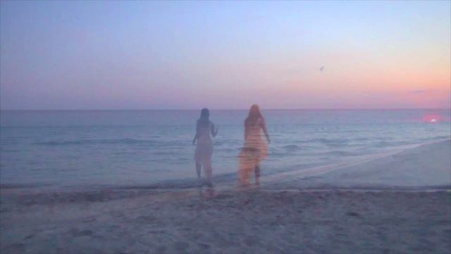 Танец у моря.