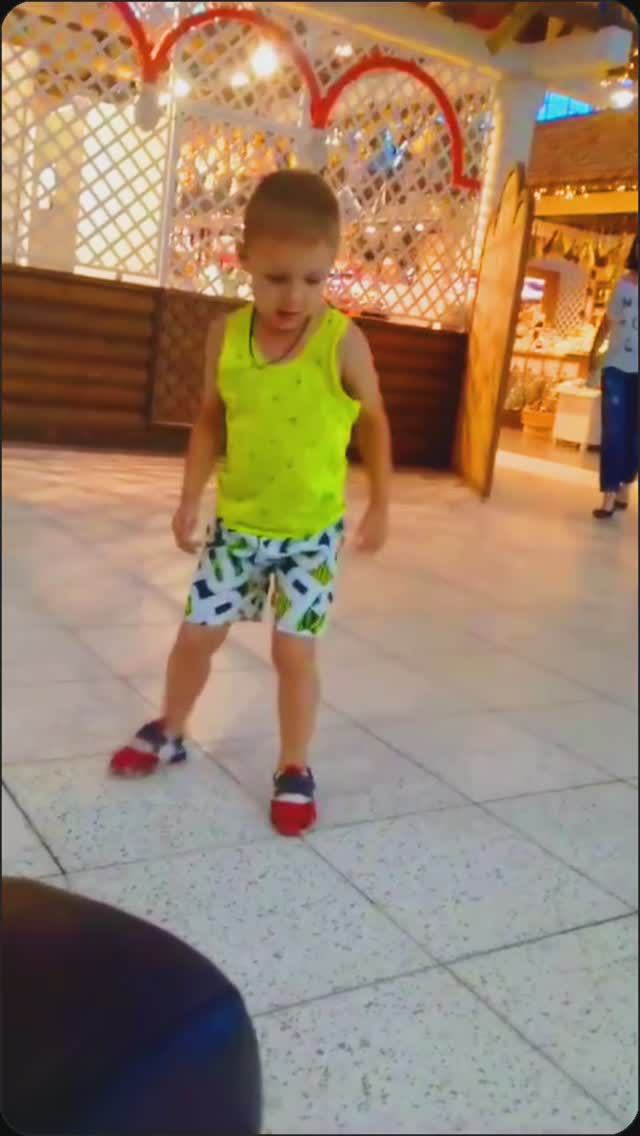 Сходили с внуком в магазин.