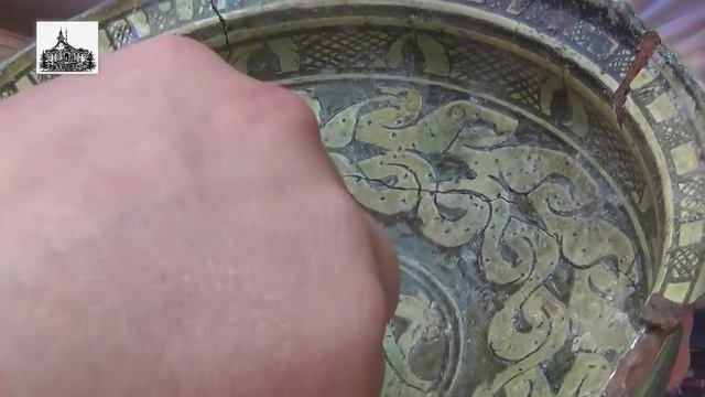 Редкая чаша азакского производства в технике резерв