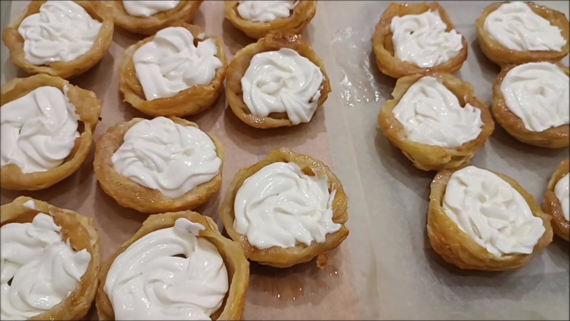 Пироженное  Корзиночки с яблоками