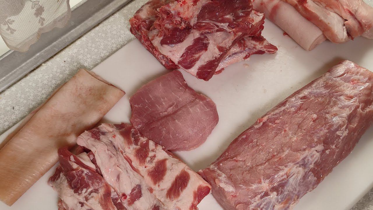 Обвалка средней части свиной туши