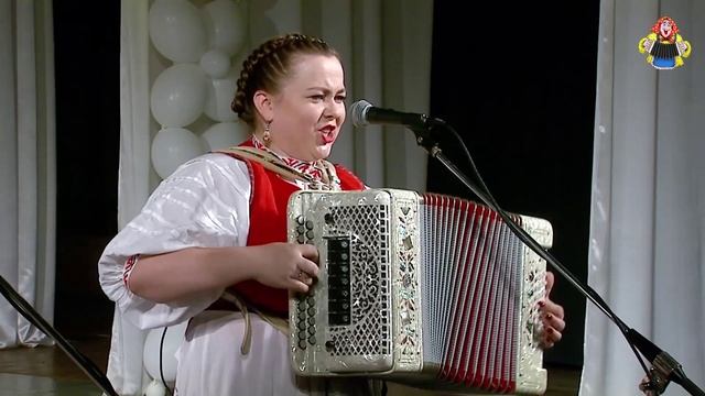 "КРАПИВА" поёт ансамбль "Пташица" в гостях у "Митрофановны". Лучшее под гармонь