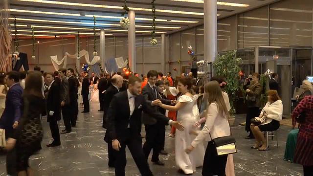 Бал Весны и Любви в доме Правительства Москвы. Проект Надежды Журавлевой , в честь Героев Отечества.