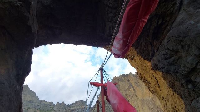 Арка золотых ворот. Отдых в Крыму. Морская прогулка.