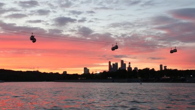 Розовый закат над Москвой-Сити и Москвой-рекой. Прогулки по Москве-реке.