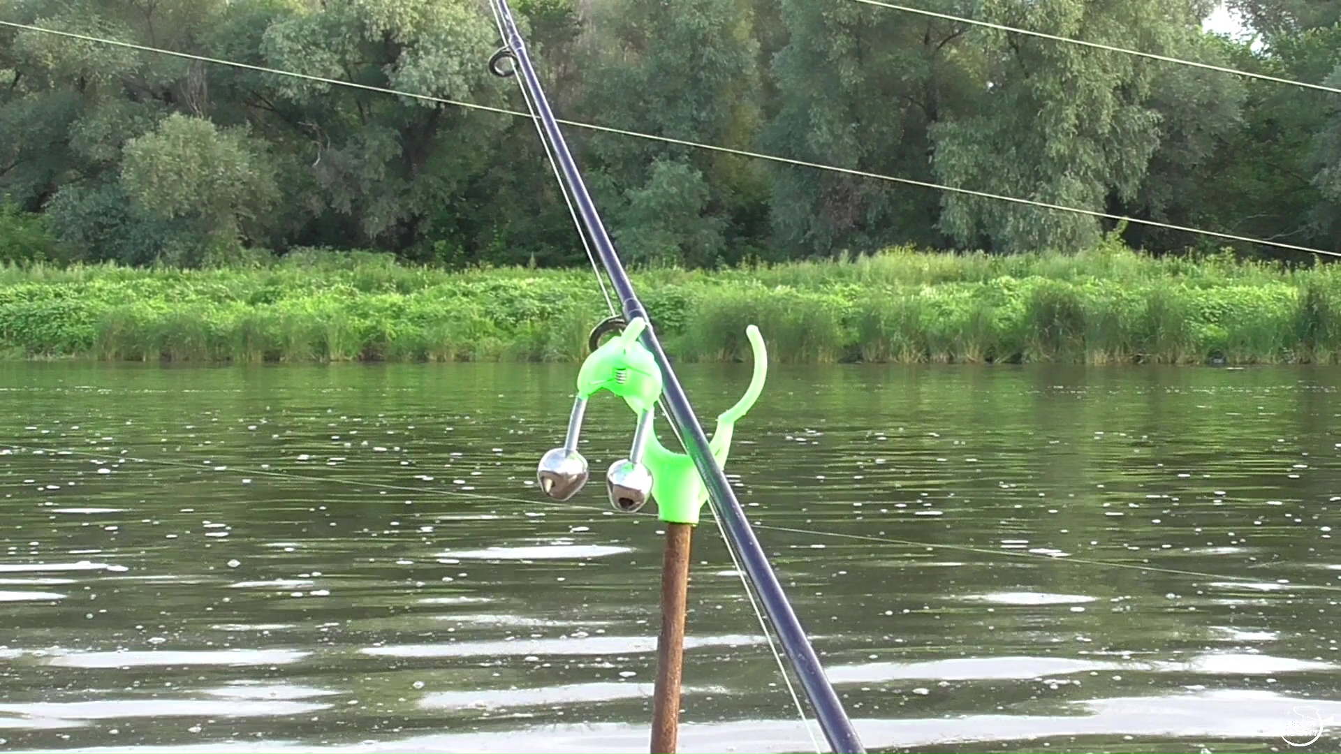 КАРАСЬ НА ПРУЖИНЫ.р.Дон. Ловля на донки выше жд моста.