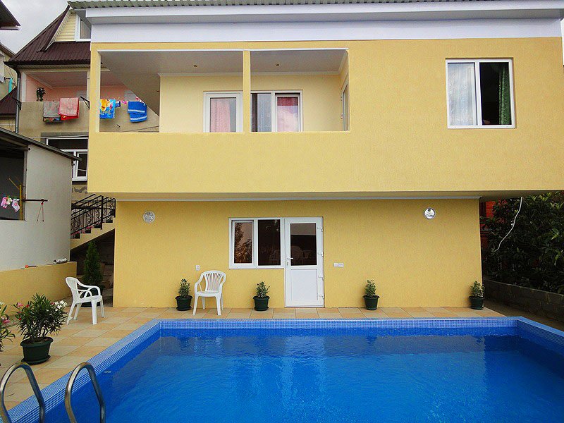 Лоо гостиницы с бассейном. Гостевой дом «Анаида» в Лоо