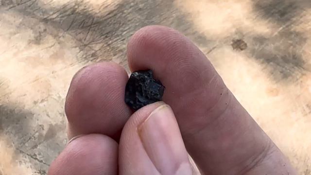 Добыча черных звездчатых сапфиров. Кения. Часть 1.