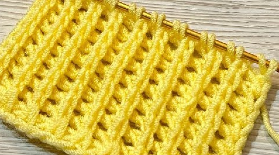 Яркий и простой тунисский узор крючком