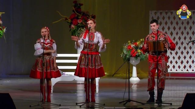 Ансамбль "Калина" в гостях у "Митрофановны", с песней "ВАНЕЧКА НЕ БАЛУЙ " .