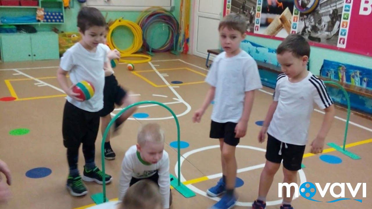 Занятие по физическому развитию в группе компенсирующей направленности №5