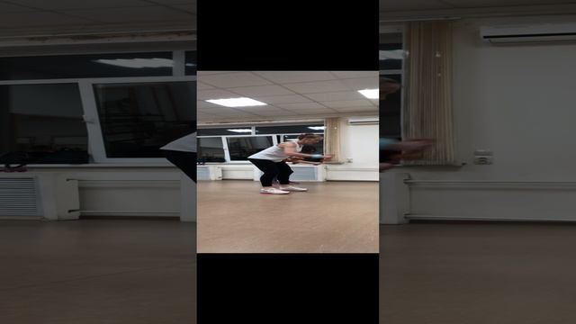 Кардио с гантелями с акцентом на низ тела!