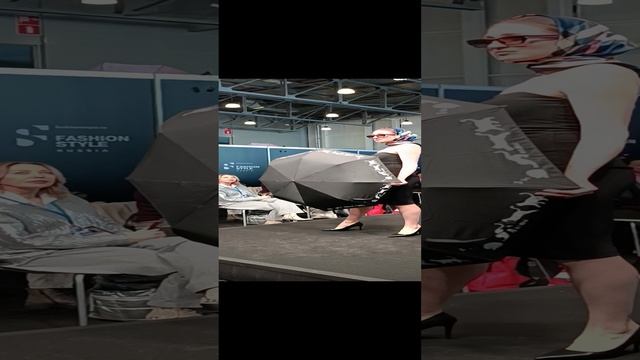 Зонт женский Flioraj Чёрный 3 сложения Автомат Антиветер с брелоком 21052 FJ