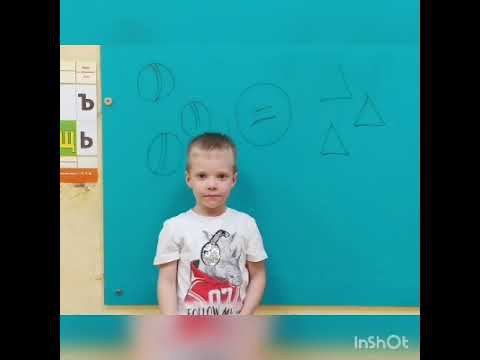 Варя с Тасей готовятся в школу. хотя им 5.5 лет еще