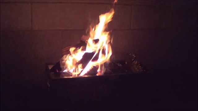 Виртуальный костер с потрескивающими звуками от бессонницы и снятия стресса