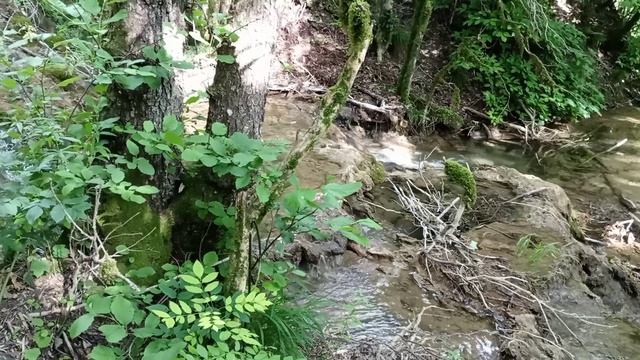 Монахова пещера и водопад в Гуамском ущелье