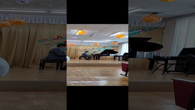 П.И.Чайковский - "Экосез" (из оперы Евгений Онегин) - Дмитрий Гончаренко (11 лет)