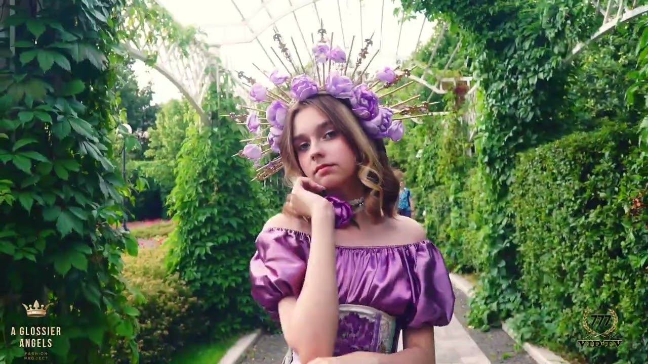 Elizabeth.  Runway 2022 Summer . Collection FANTASY BY A GLOSSIER.