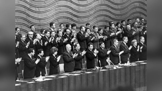 Александр Безыменский. «Речь на торжественном заседании пленума ЦК ВЛКСМ в честь 50-летия комсомола»