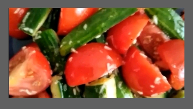 АРОМАТНЫЕ МАЛОСОЛЬНЫЕ ОГУРЦЫ И ПОМИДОРЫ ЗА 10 МИНУТ.