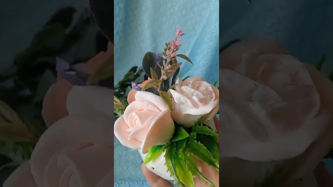 Мыльный букет в гипсовом кашпо " Три розы".