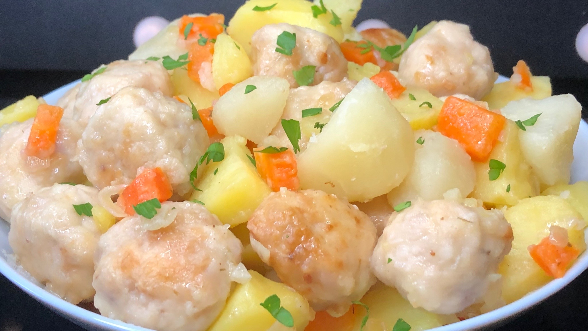 Фрикадельки с картошкой | блюда из фарша рецепты | рецепты просто.mp4