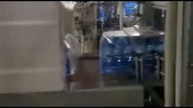 55/Автоматический упаковщик с термотоннелемАвтомат позволяет автоматизировать упаковку продукта