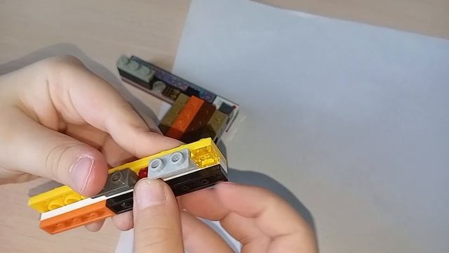 пистолет из лего