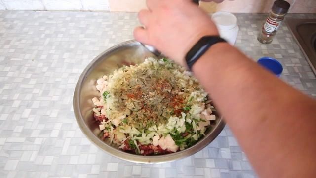 Как готовить купаты из мяса марала в домашних условиях в духовке — видео рецепт пошагово.mp4