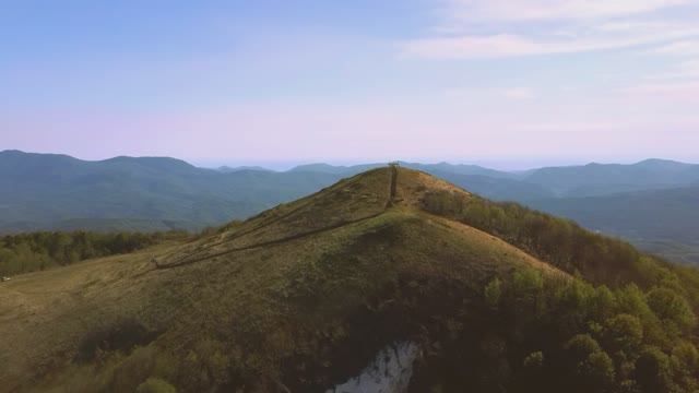 Полёт над горой Семашхо, Кавказ, Кубань. Авторская музыка - вариации на тему "Катюши".