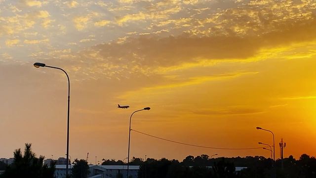 Закат над Олимпийской деревней в Сочи