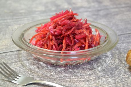 Праздничные салаты в советском стиле: вкус детства на вашем столе